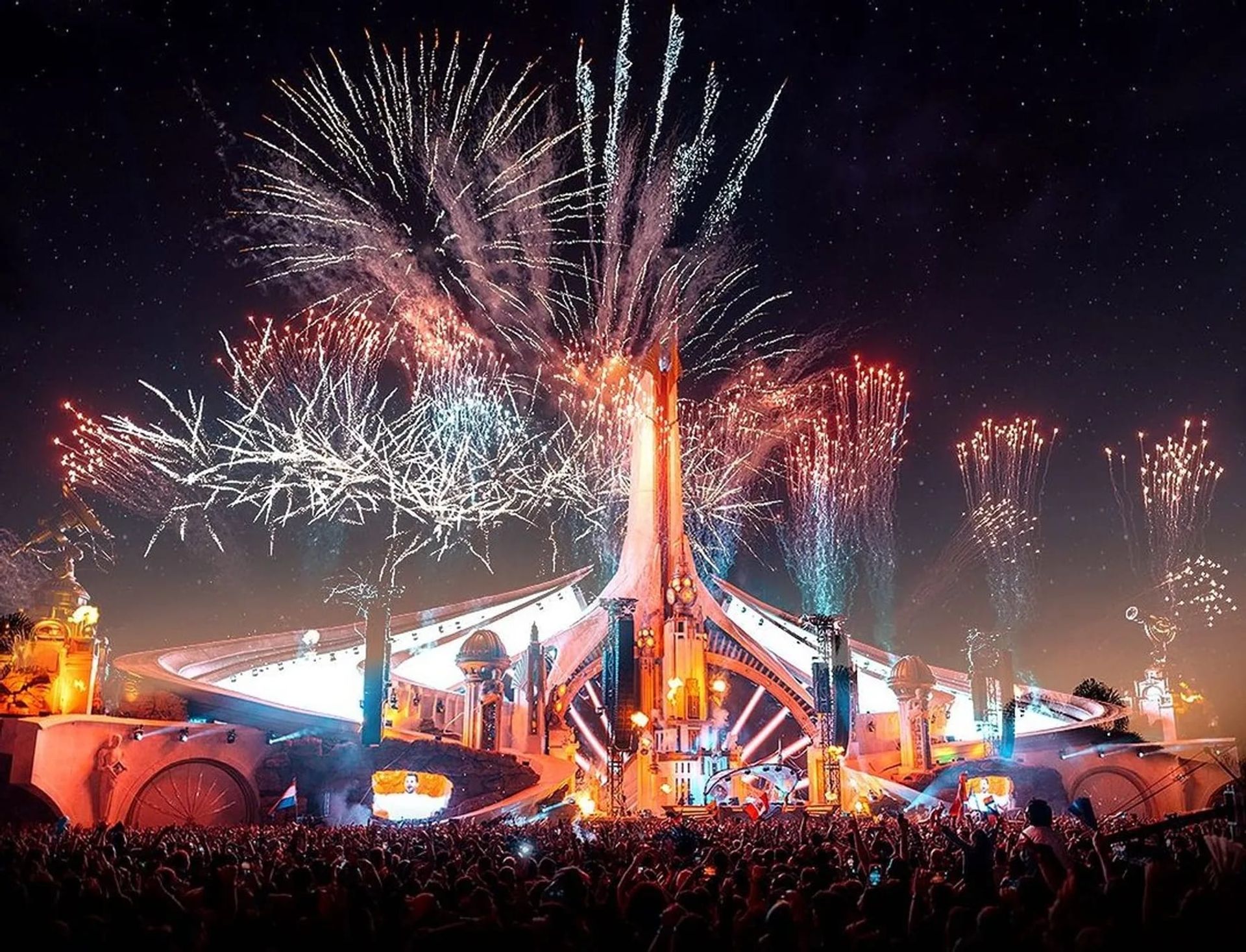 8 Festival Musik Paling Spektakuler di Seluruh Dunia