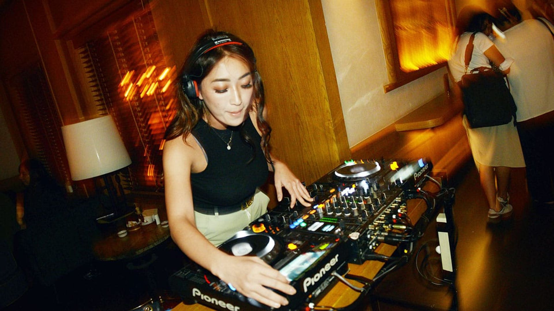 12 DJ Wanita Indonesia yang Wajib Lo Tonton